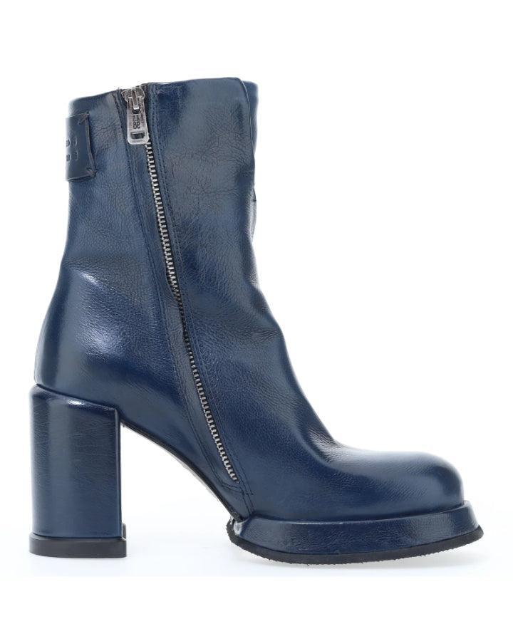 Leti Leather Platform Boot – BLU'S